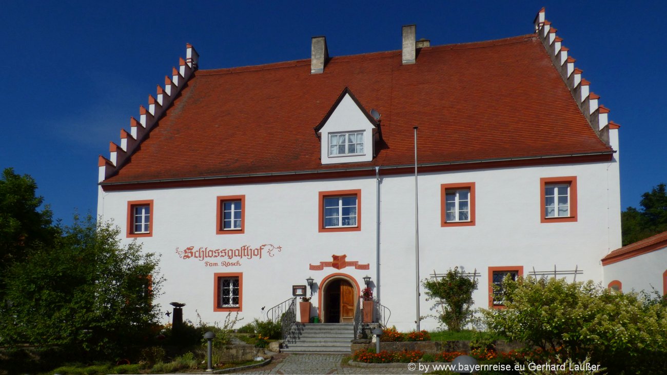 Sehenswürdigkeiten in Blaibach Ausflugsziele Blaibacher See Boot fahren
